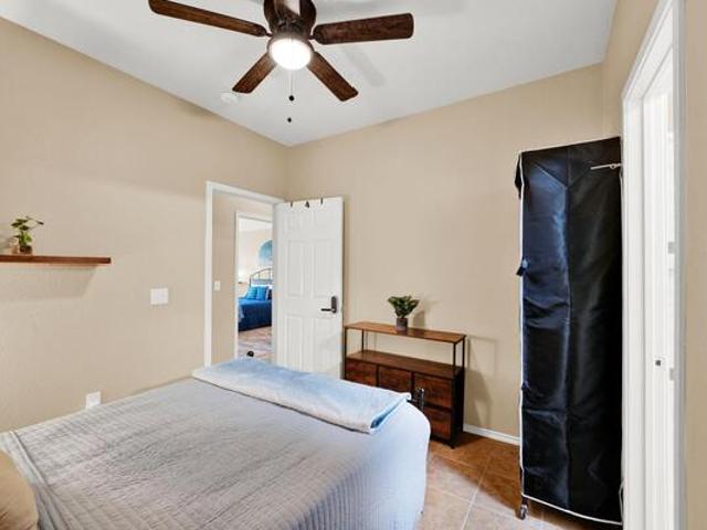 Spacious & beautiful Fresno House with Dining area