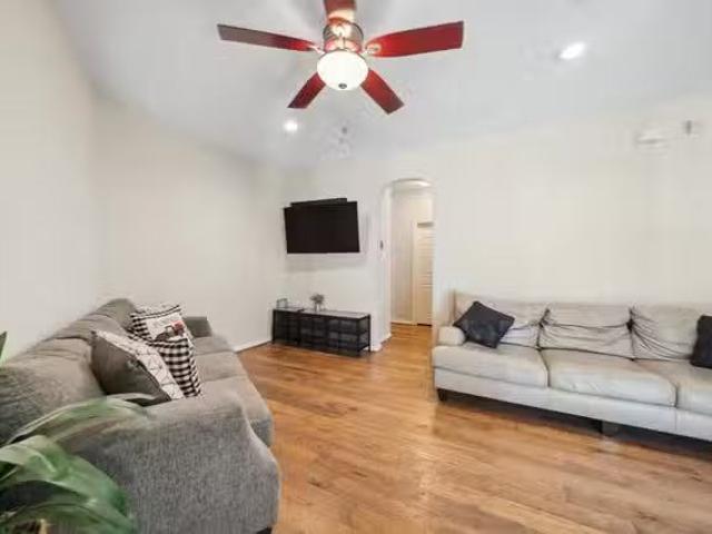 Spacious & beautiful Katy House with Pool in Cinco Ranch area.