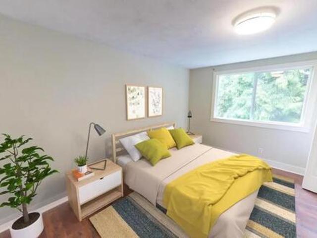 Beacon Hill Home Near Light Rail Parking Included Shops & Parks Nearby!