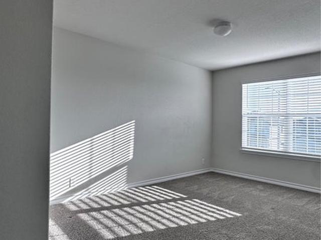 Spacious Bedroom – Alamo Ranch Area
