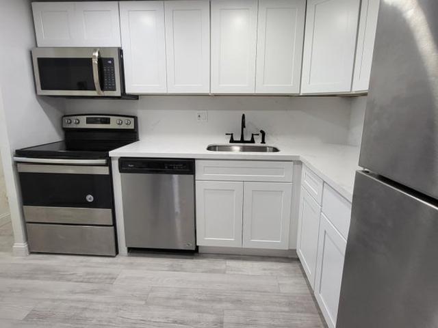 Spacious _Bedroom._Bath Apartment