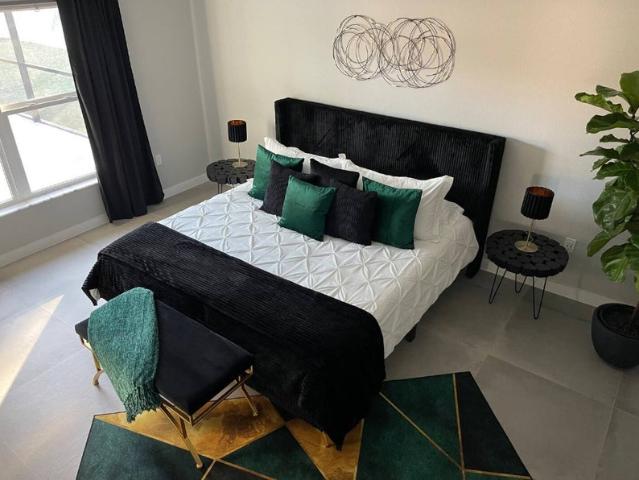 Spacious Bedroom in Shared Apartment