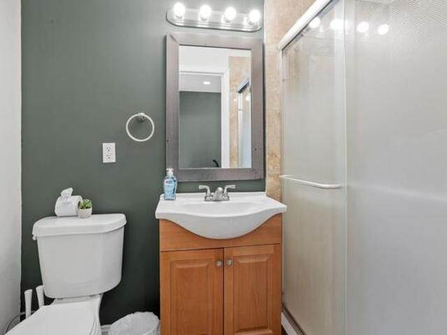 Spacious Bedroom w/ Bathroom in North Philadelphia Steps from Bus Stop