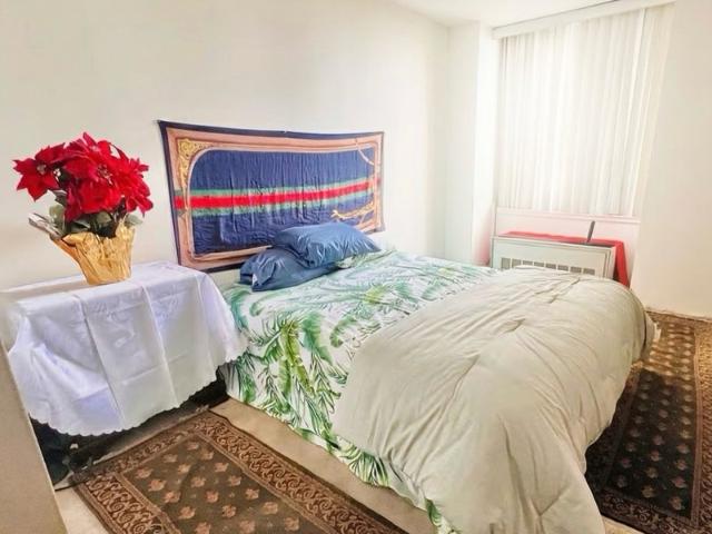 Spacious & Bright Furnished Room