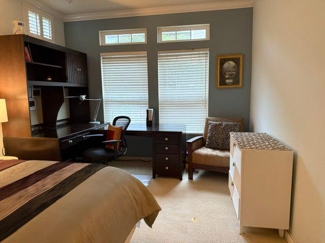 Spacious Bright Furnished Room