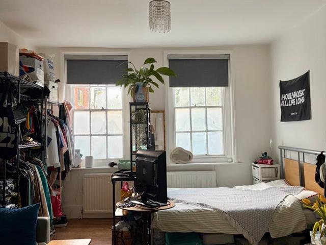 Spacious & Bright Studio in Dalston