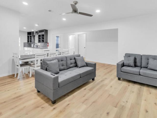 Spacious Budget Friendly Rooms in Southwest Housto