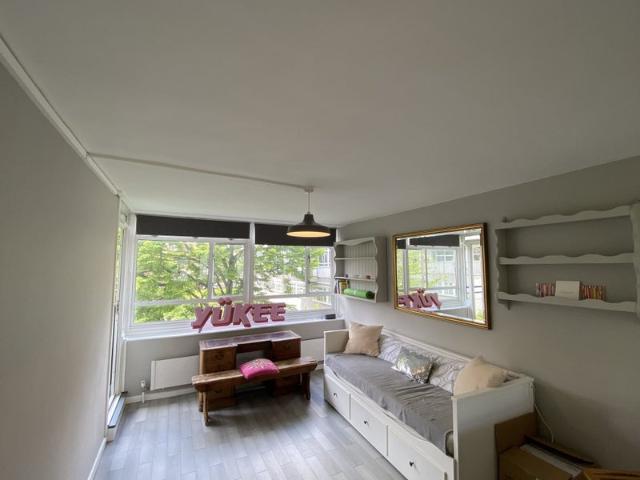 Spacious Central Bright Stylish Apartment
