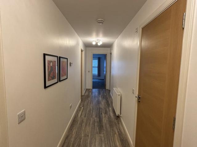 Spacious Central 2 bed, 2 bath flat