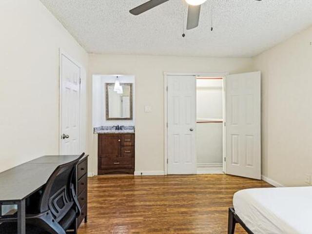 Spacious & Comfortable Fort Worth Co Living Home
