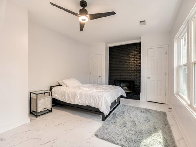 Spacious & comfortable Hapeville House with Living room