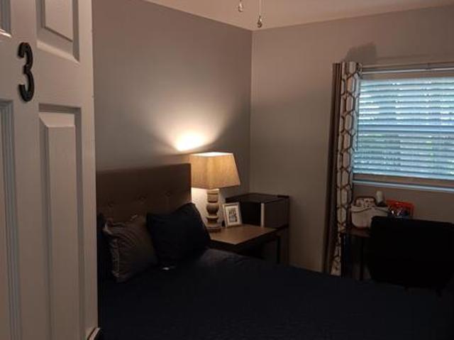 Spacious & comfortable Jacksonville House with Backyard patio & cozy firepit
