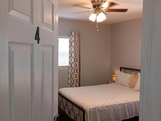 Spacious & comfortable Jacksonville House with Backyard patio & cozy firepit