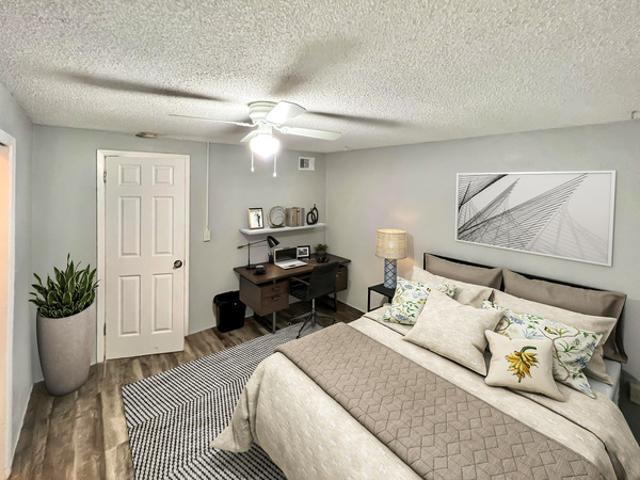Spacious & comfortable Largo House close to Work and the Beach!