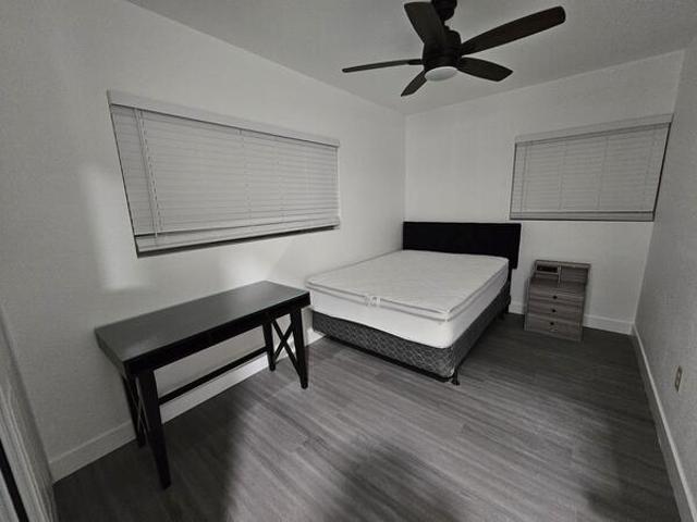 Spacious & comfortable Las Vegas House with Patio or porch