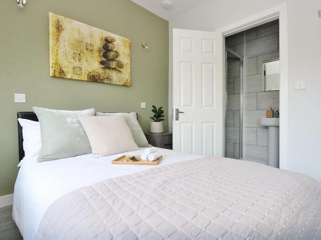 Spacious comfy double bedroom in East Acton Has a Room