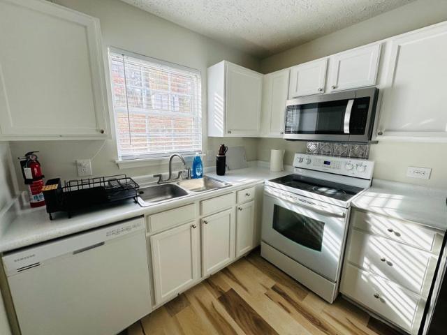 Spacious & Cozy Home in a Quiet Raleigh Neighborh