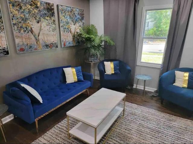 Spacious & Cozy Home Near MARTA Respectful Ten