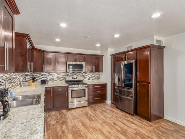 Spacious & cozy Peoria House with Dining area