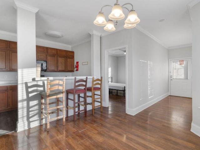 Spacious Dallas Property Comfy home close to p