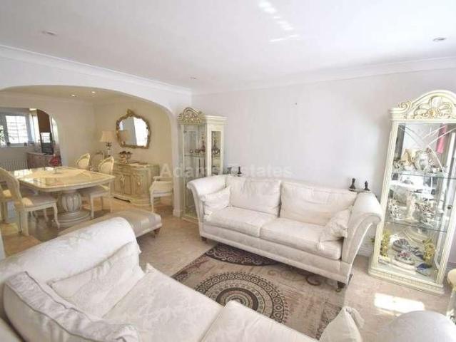 Spacious Double Room With Dedicated Bathroom ? Immaculate Professional Home, RG1
