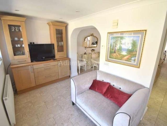 Spacious Double Room With Dedicated Bathroom ? Immaculate Professional Home, RG1
