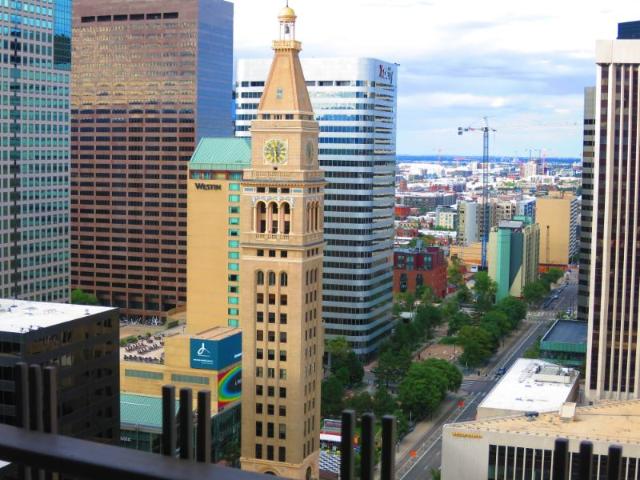 SPACIOUS DOWNTOWN DENVER CONDO WITH SPECTACULAR CI