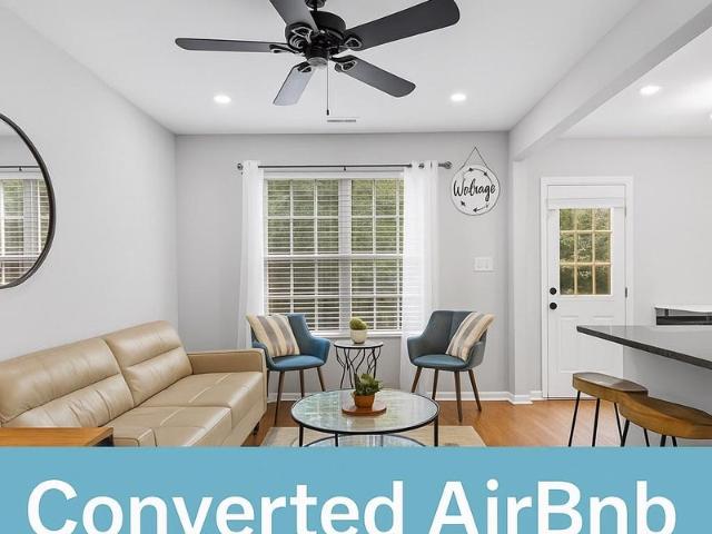 Spacious DT Raleigh 3BR.5BA Urban Home ️ · 4