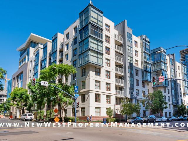 Spacious East Village Penthouse Studio at Metrome! Small Pet Ok! 1 Parking Space Included!