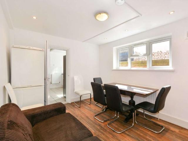 Spacious five bedroom period property in an excellent location
