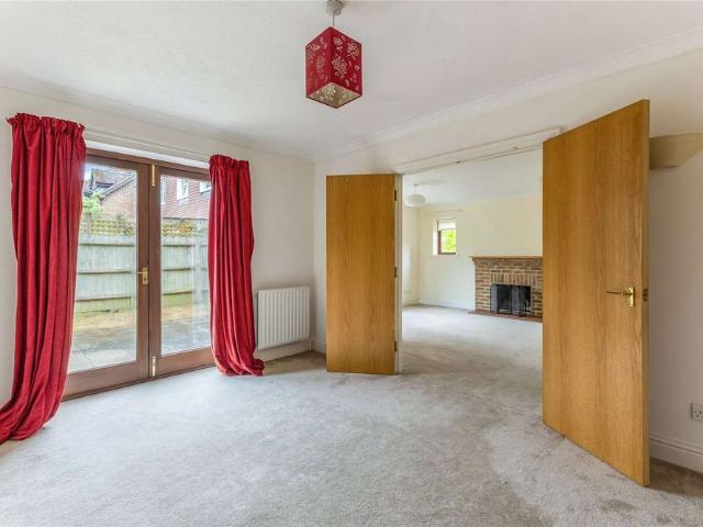 Spacious four bedroom detached house positioned within a desirable residential setting