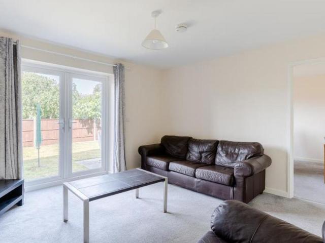 Spacious four/five bedroom detached house just off Gloucester Road North. Open to up to five sharers!