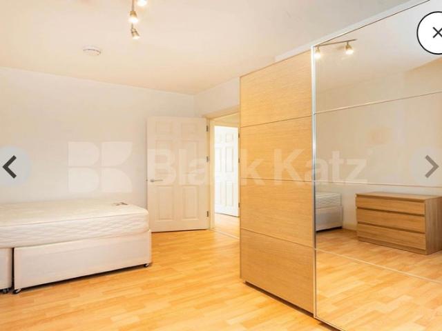 Spacious Flat to Rent – 1 Minute from Camden Stati