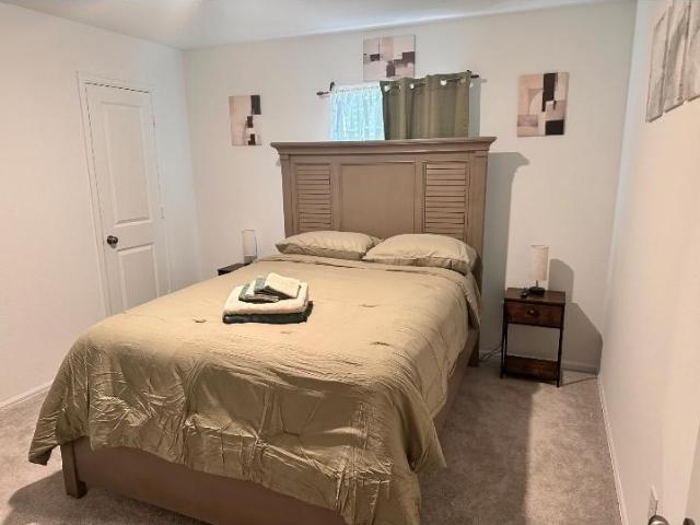 Spacious Fresno Home. Comfy for all ages and famil