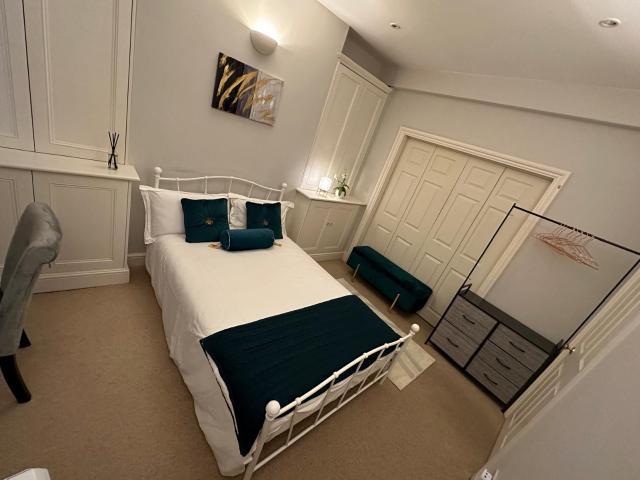 Spacious & Fully Furnished Double Room for Rent – SW1V 4JT