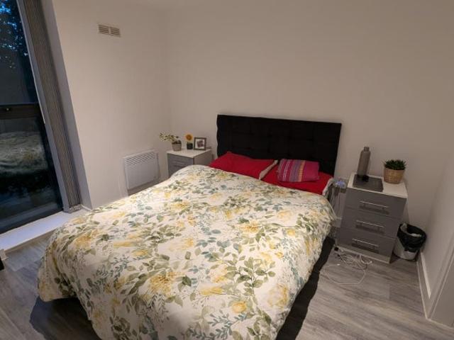 Spacious Furnished Apartment in Fallowfield