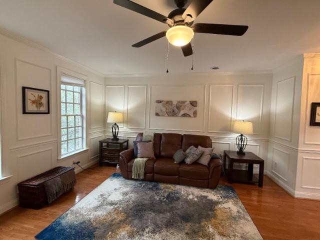 Spacious Furnished Bedroom with Private En_Suite