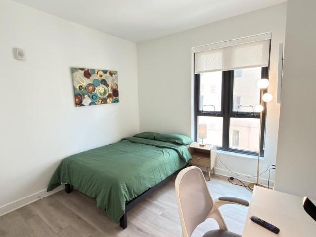 Spacious Furnished Deluxe Room at The Clifton – Wa