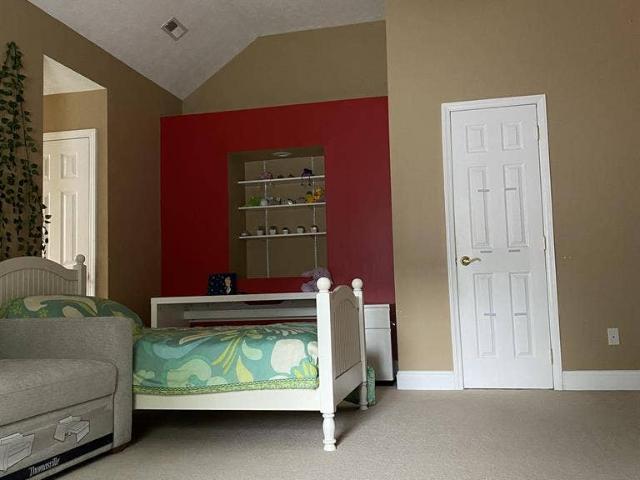Spacious furnished room