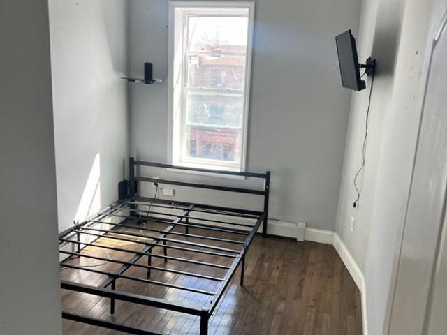 Spacious Furnished Room $1050