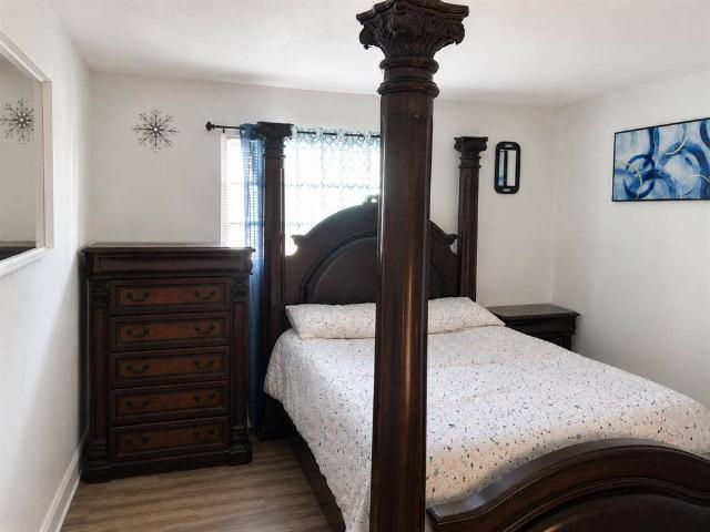SPACIOUS & FURNISHED ROOM 33312
