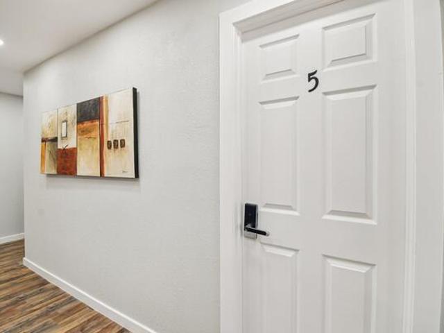 Spacious Glendale Retreat