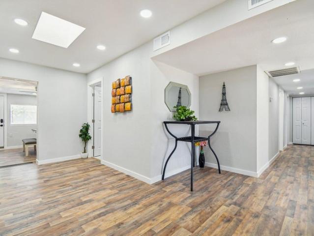Spacious Glendale Retreat