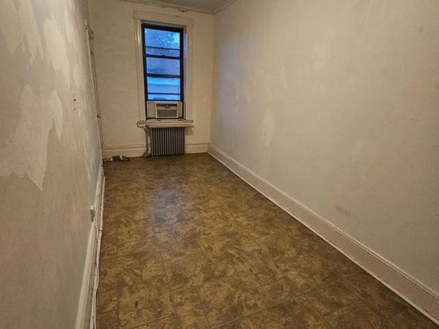 Spacious Glendale Room – Utilities included