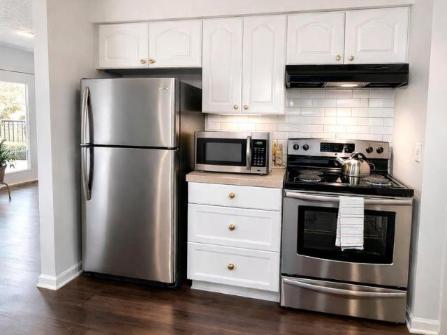 Spacious Home Near I | Modern Kitchen | HOA Pool