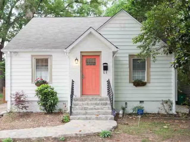 Spacious Home in Historic Wilmore 1829 Merriman Ave