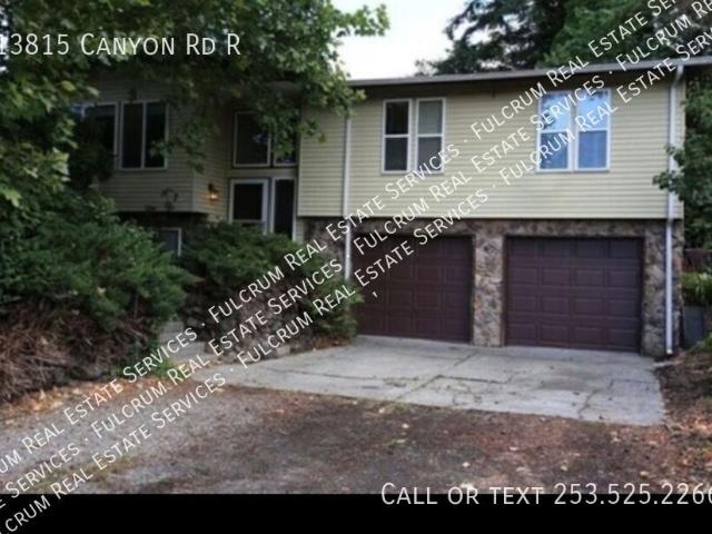 Spacious home in the heart of Puyallup!