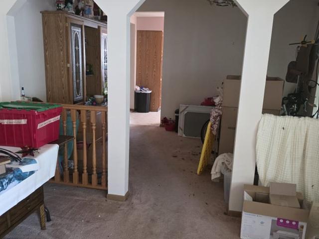 Spacious home,quiet neighborhood