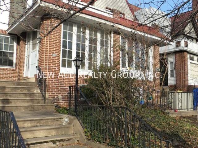 Spacious home with Parking!