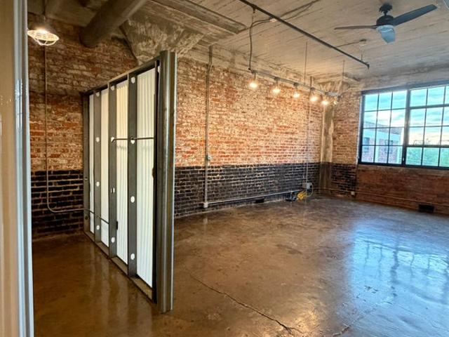 Spacious Industrial Loft Condo in Manchester | Par